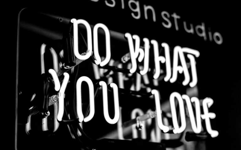 153 Words That Rhyme with Do to Inspire You