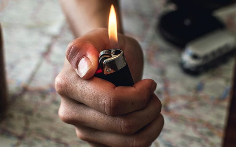 Legal Facts: How Old Do You Have to Be to Buy a Lighter – Papirmass